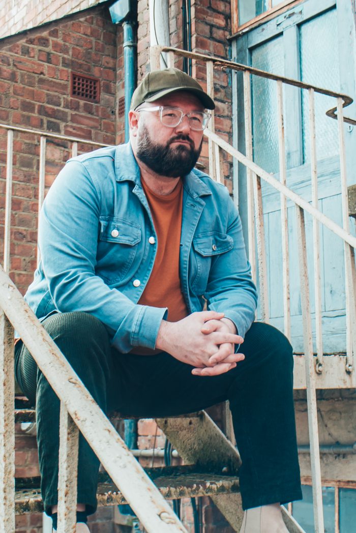 Maddox Jones (UK Pop/Singer-Songwriter) - Radikal Records